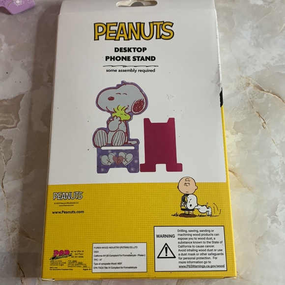 Peanuts | Other | Peanuts Desktop Phone Stand | Poshmark